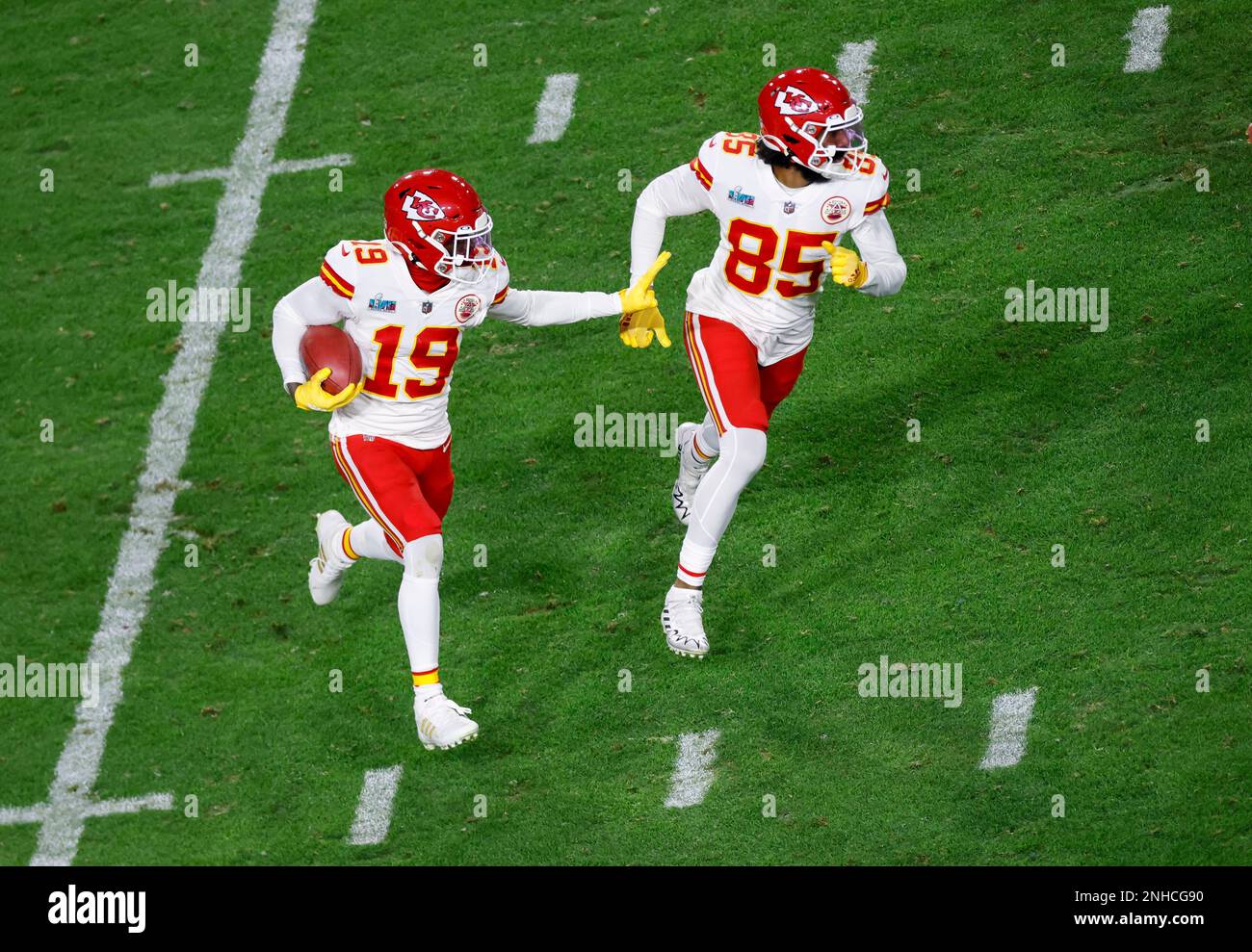 Kansas City Chiefs wide receiver Kadarius Toney (19) carries the ball ...