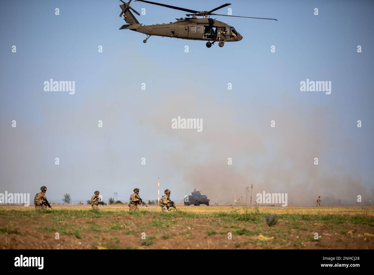 U.S. Soldiers assigned to the 101st Airborne Division’s (Air Assault ...