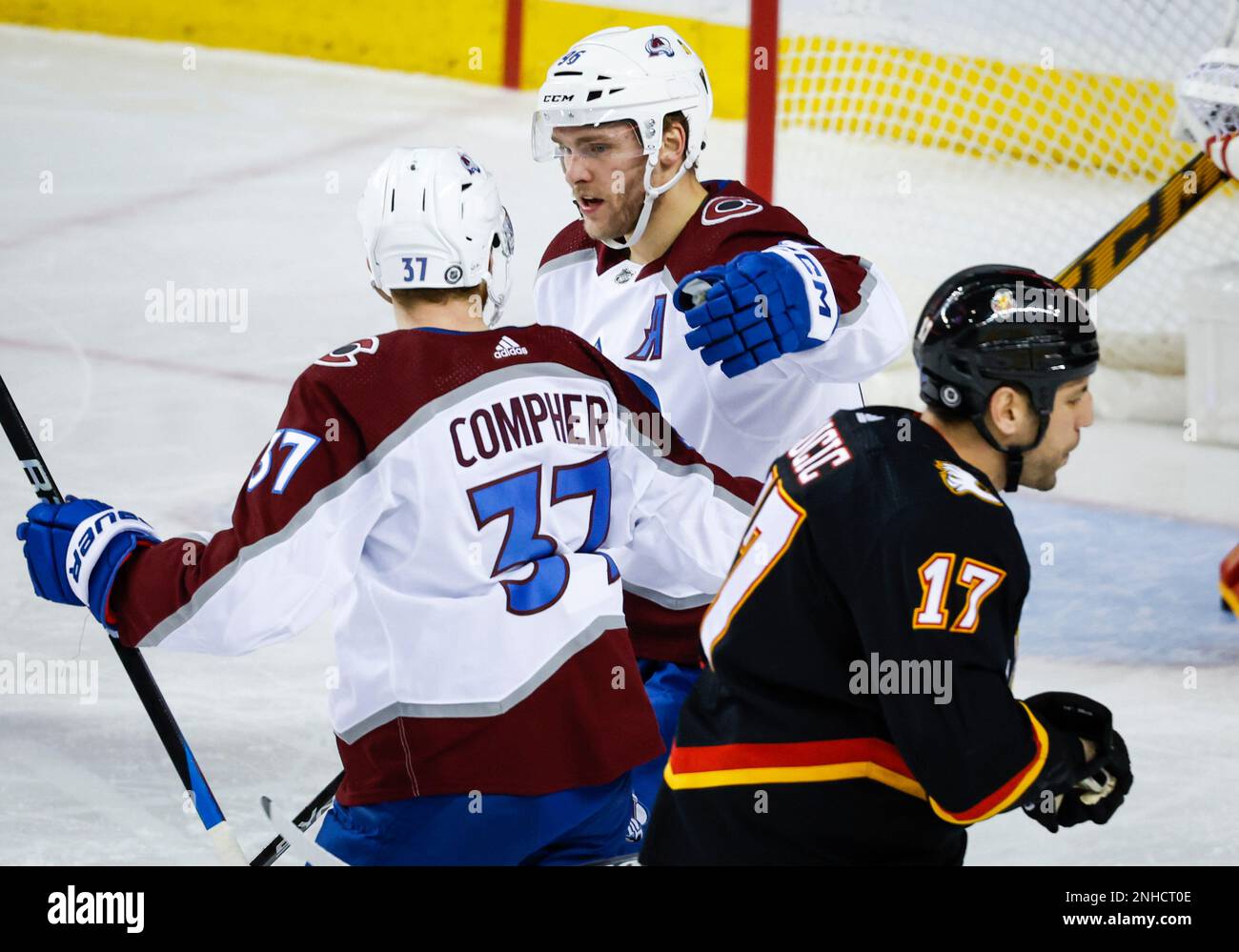 Colorado Avalanche forward Mikko Rantanen, center, celebrates his goal ...