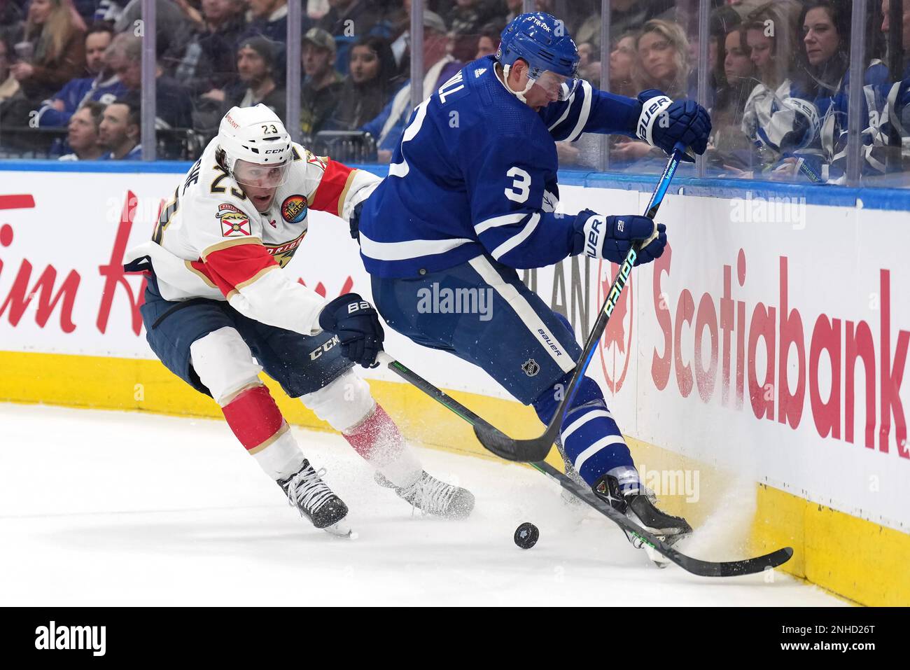 Florida Panthers forward Carter Verhaeghe (23) and Toronto Maple Leafs ...