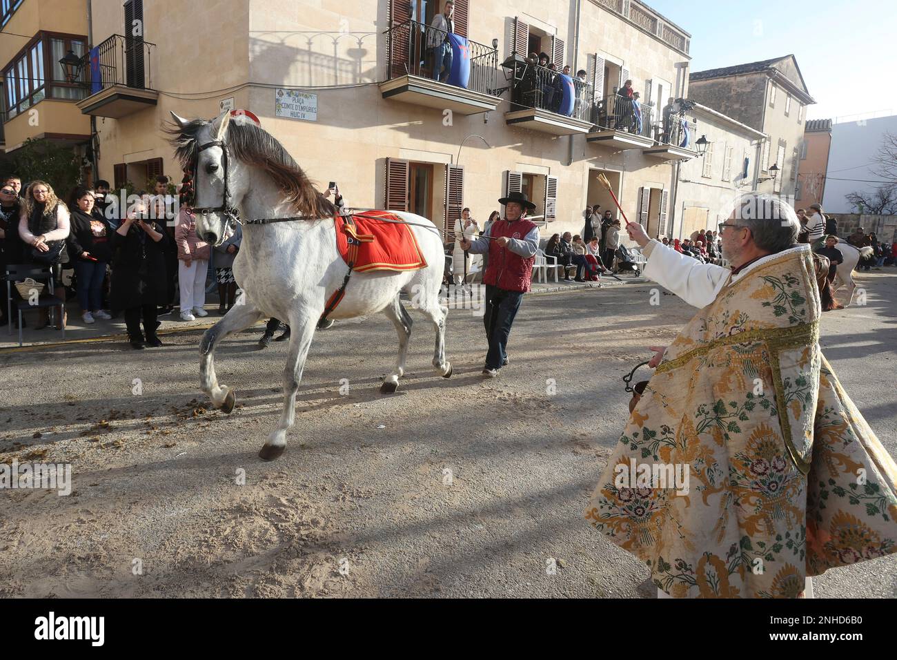 A man dressed as a 'payase' at the celebration of the 'beneïdes' of ...