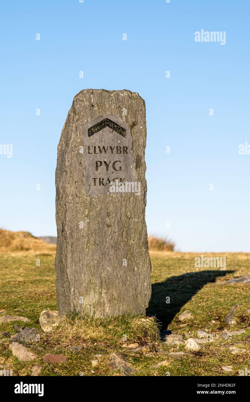 Snowdon Pyg Track Sign, Snowdonia National Park Stock Photo - Alamy