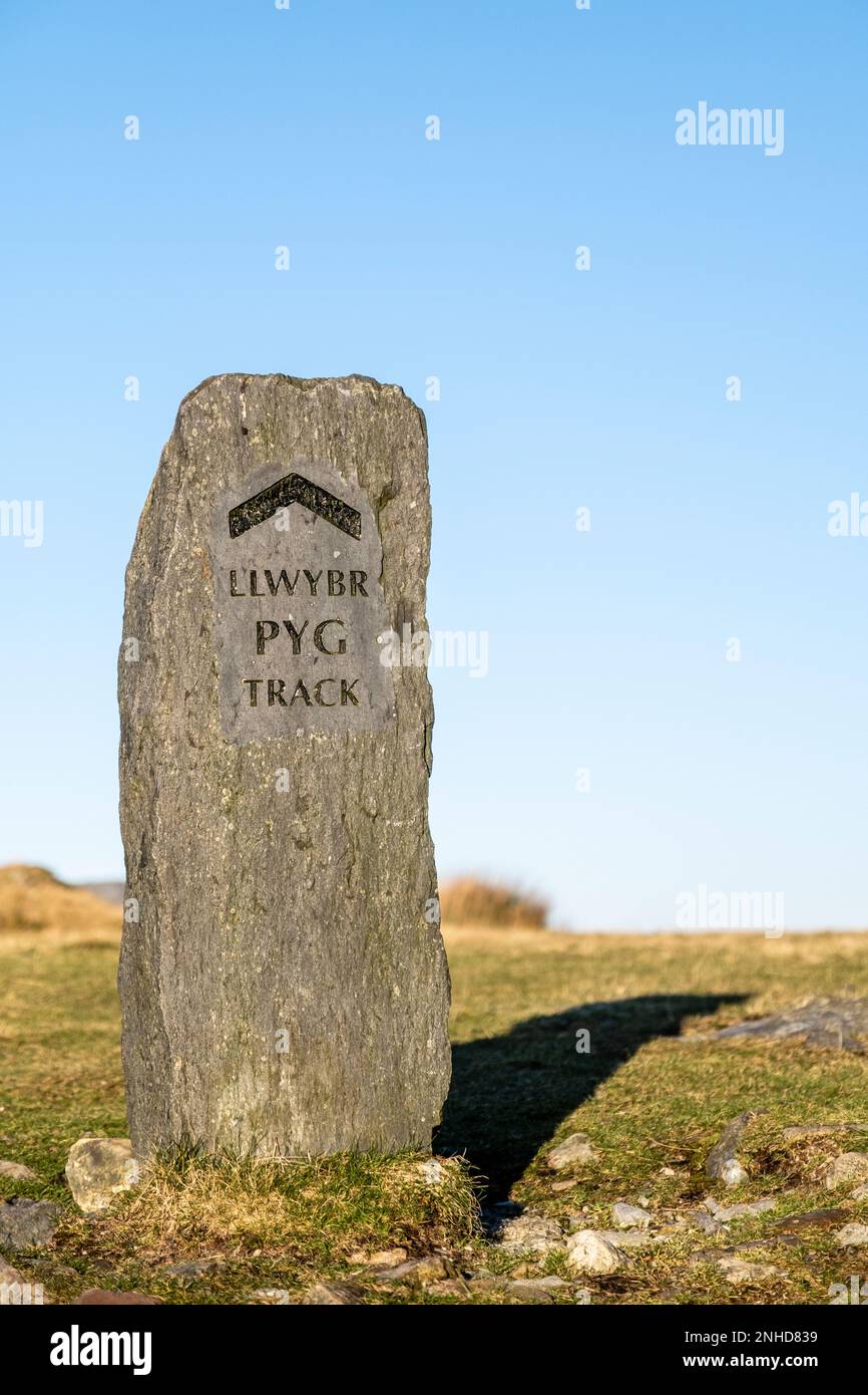 Snowdon Pyg Track Sign, Snowdonia National Park Stock Photo - Alamy