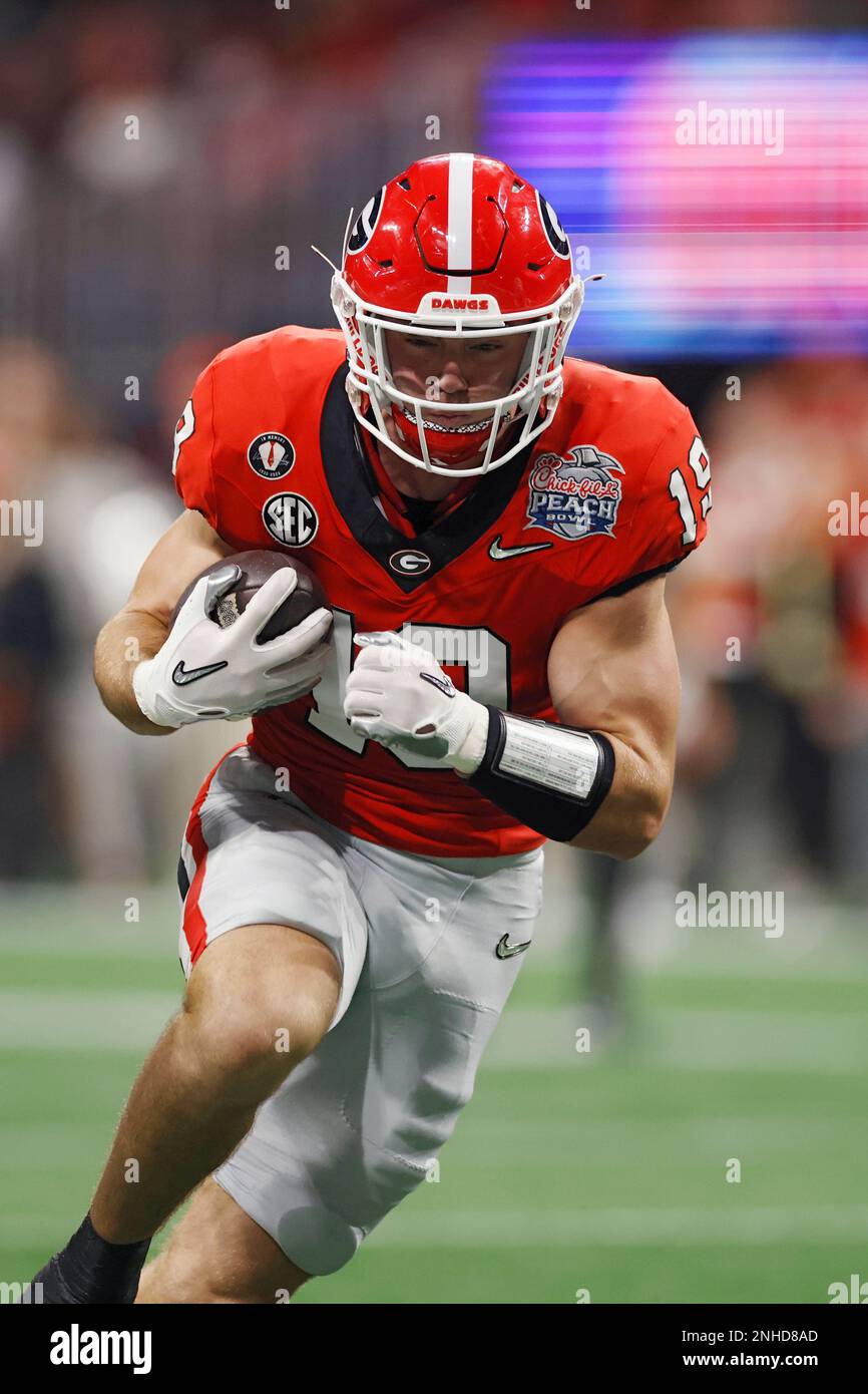 ATLANTA, GA - DECEMBER 31: Georgia Bulldogs tight end Brock Bowers (19 ...