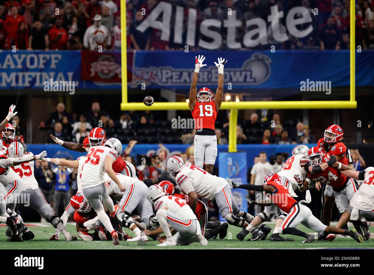 ATLANTA, GA - DECEMBER 31: Ohio State Buckeyes place kicker Noah ...