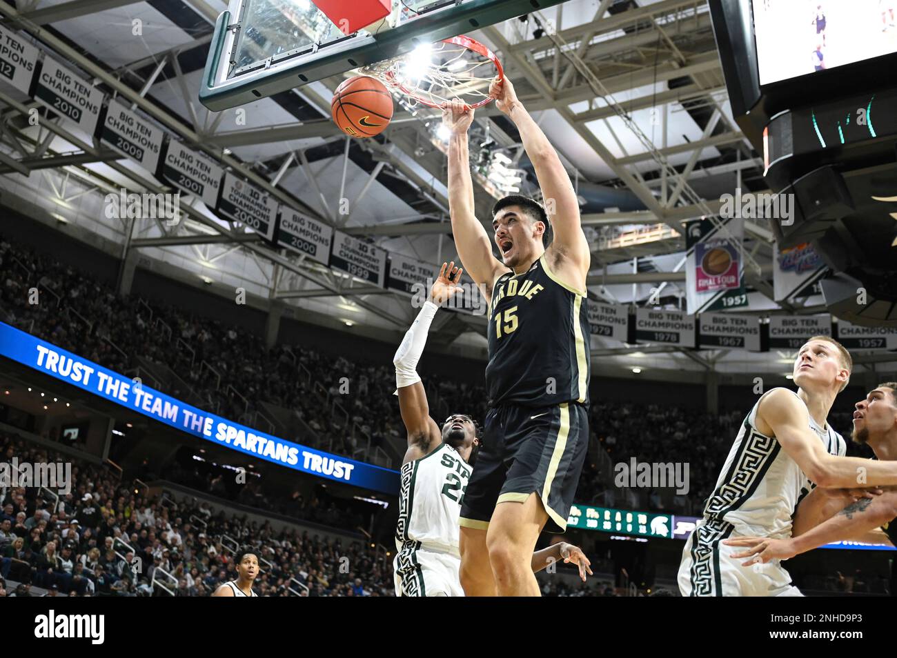 EAST LANSING, MI - JANUARY 16: Purdue Boilermakers center Zach Edey (15 ...