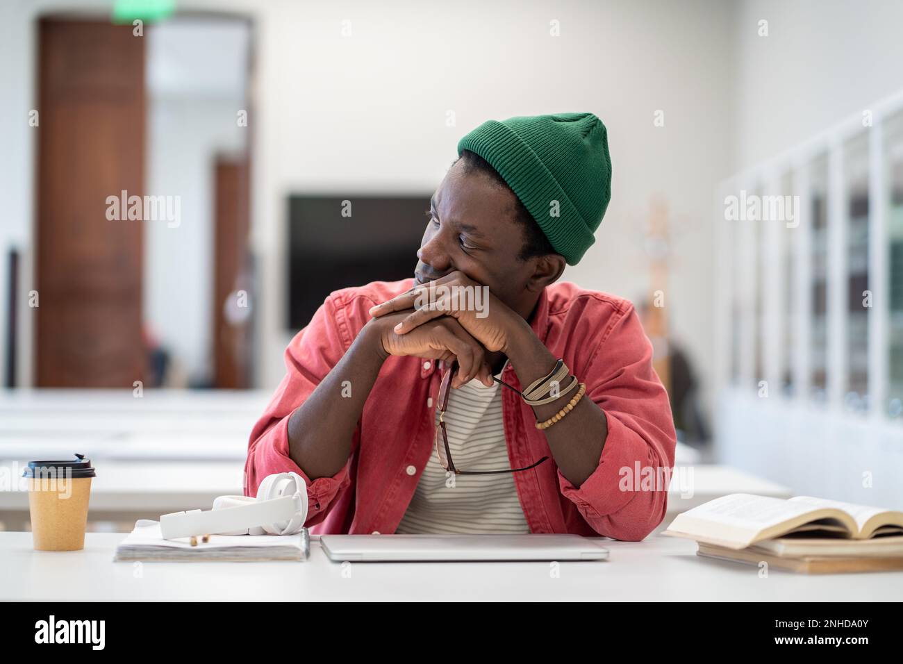 University student laptop nervous hi-res stock photography and images ...