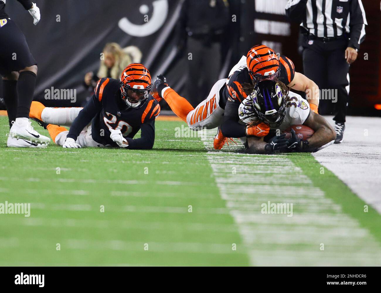 CINCINNATI, OH - JANUARY 15: Cincinnati Bengals linebacker Logan Wilson ...
