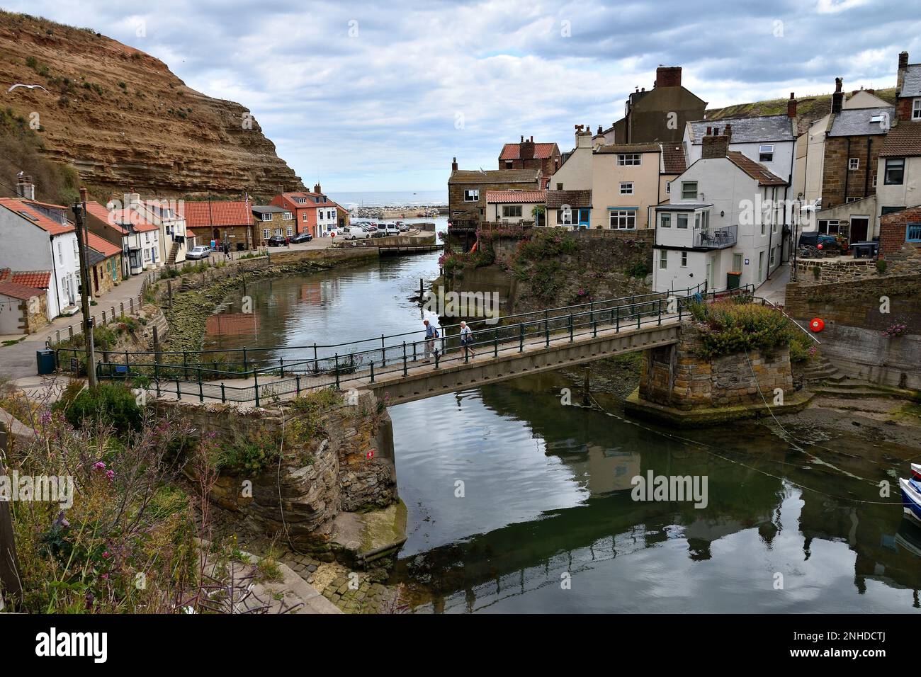Day out in Staithes Stock Photo - Alamy