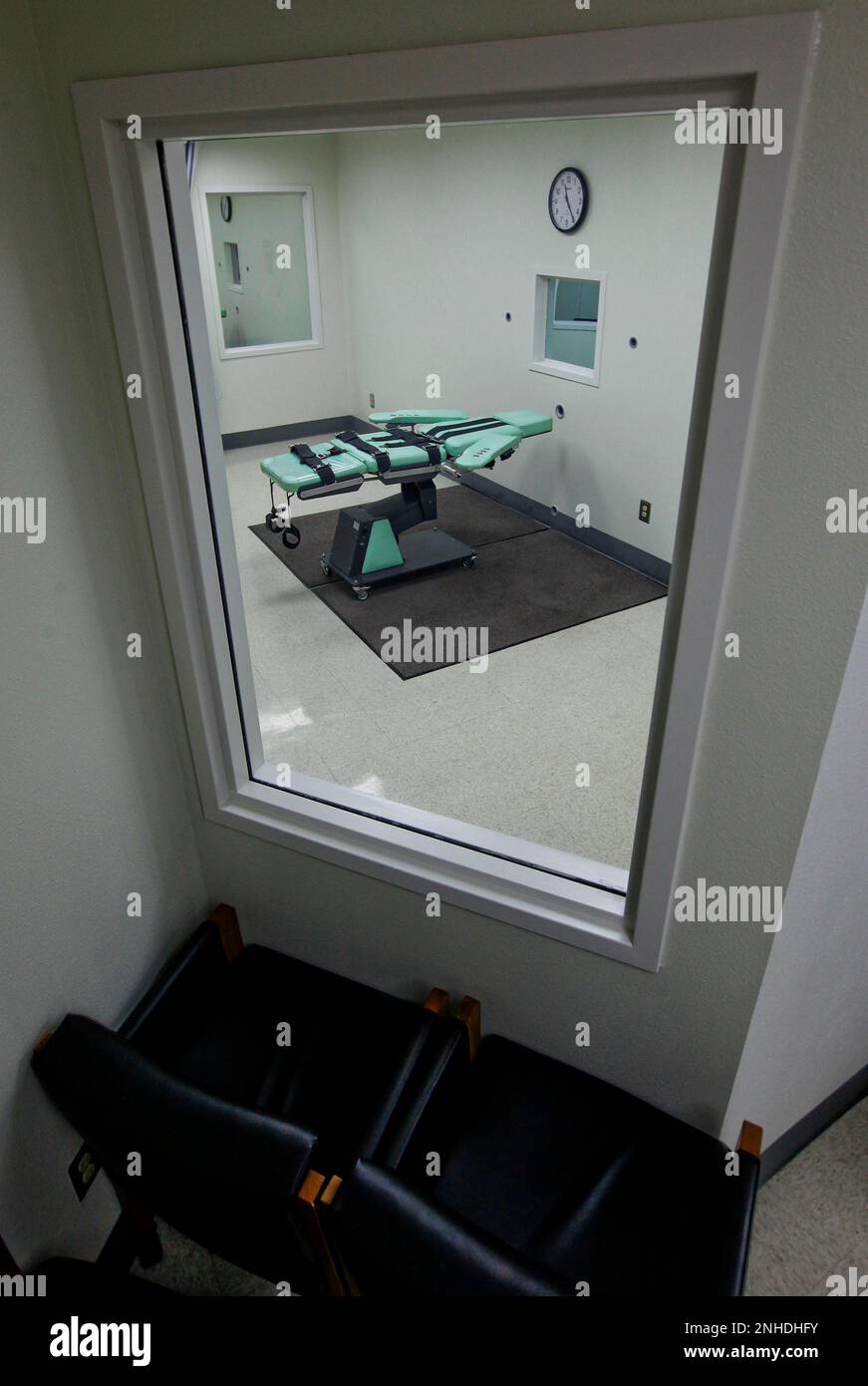 The injection table where the condemned prisoner is strapped down for ...