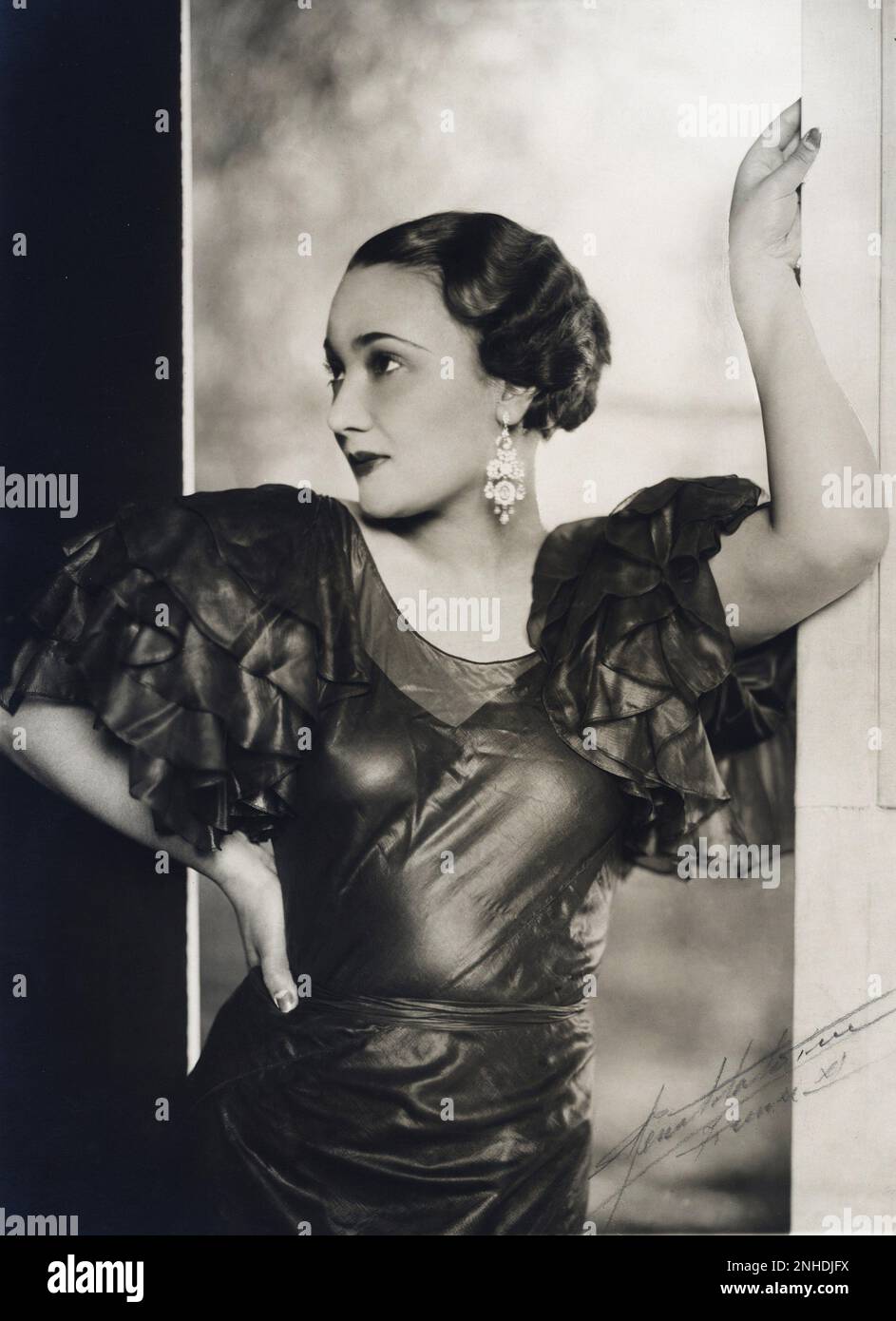 1933 , ITALY : The italian movie and theatre actress ELSA MERLINI ...