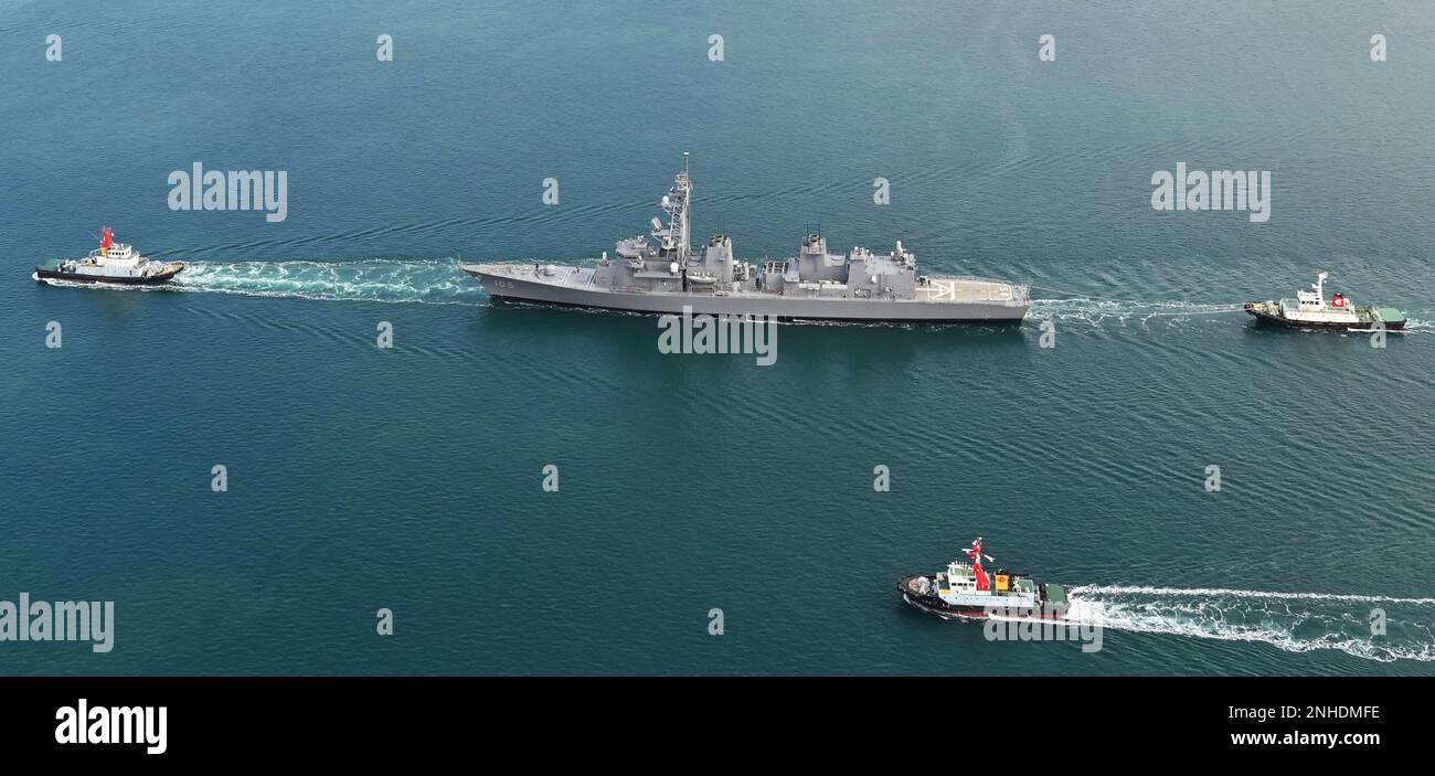 The escort vessel "Inazuma" (DD-105) of the Maritime Self-Defense Force ...
