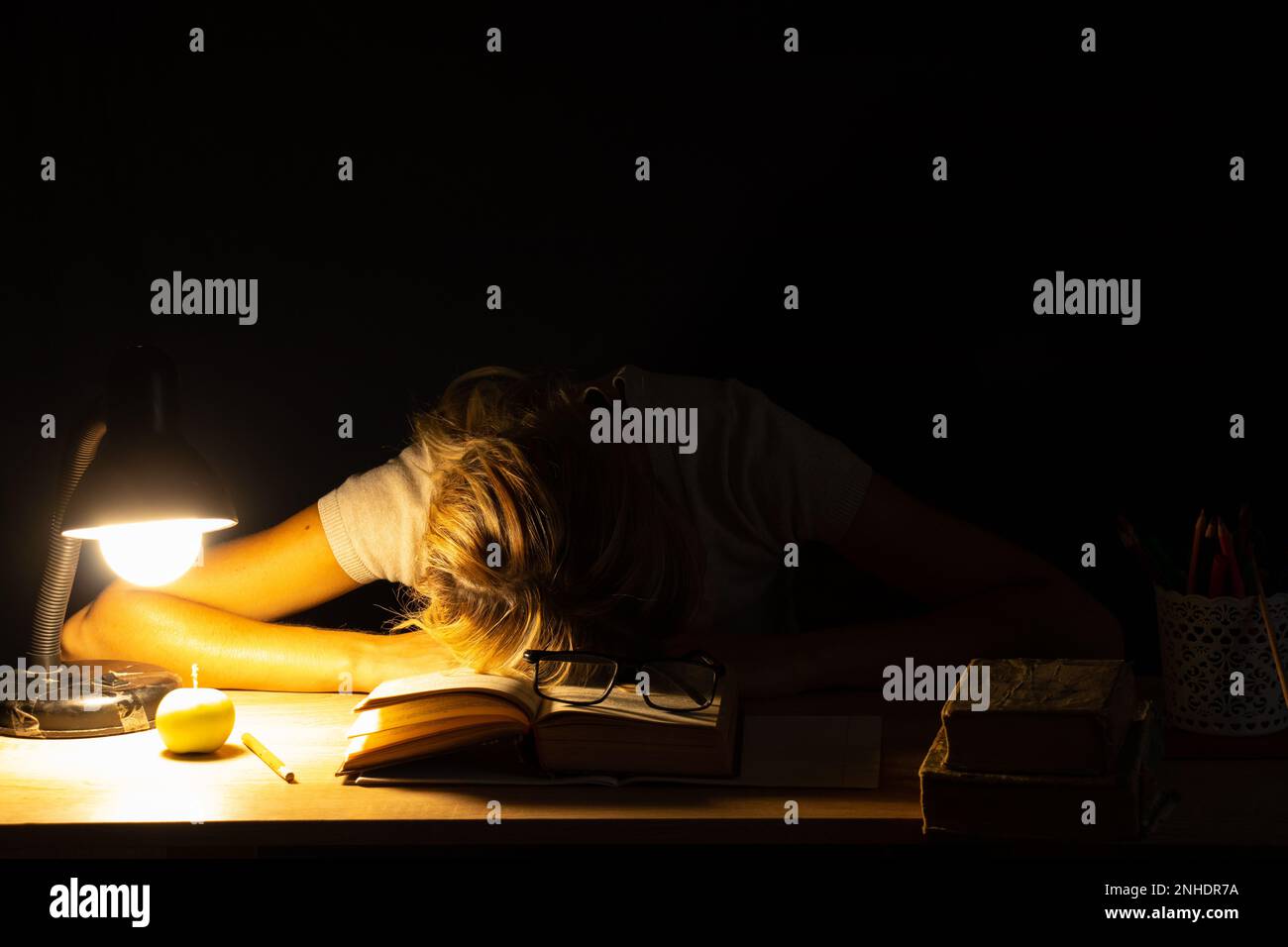 Light of a lamp hi-res stock photography and images - Alamy