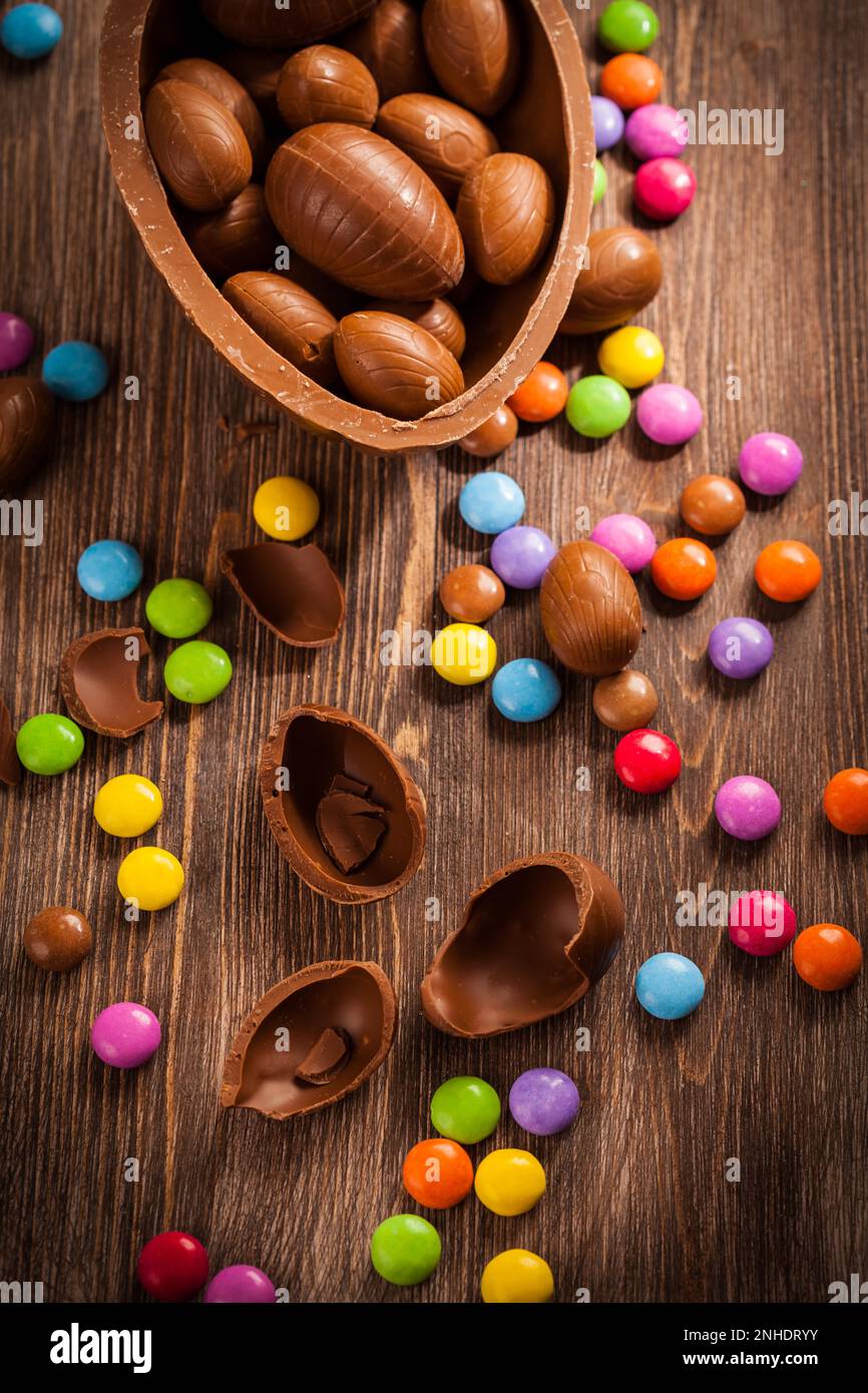 Sweet chocolate eggs hi-res stock photography and images - Alamy