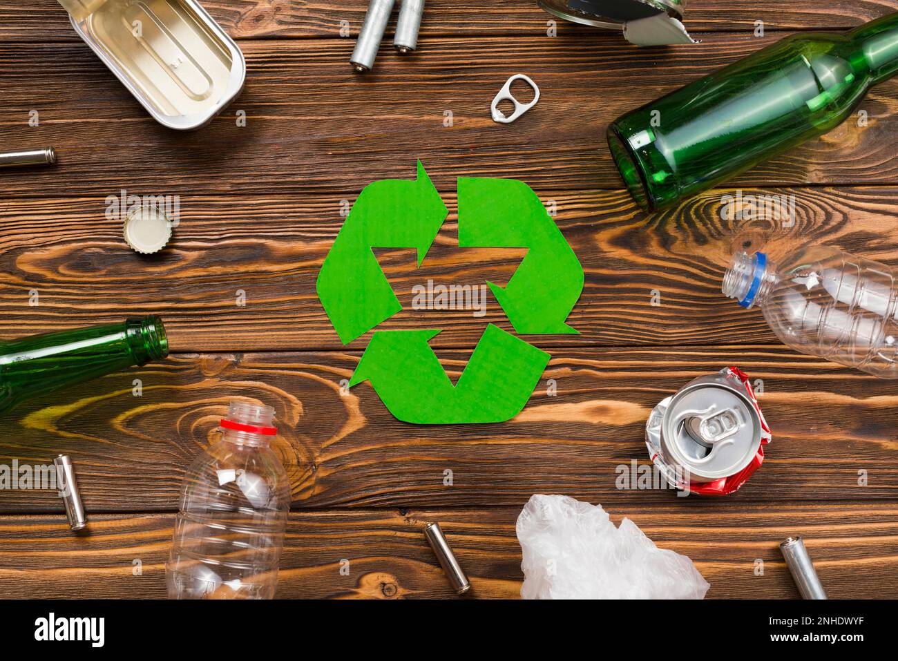 Nut symbol hi-res stock photography and images - Alamy