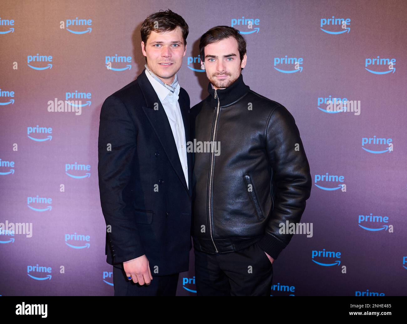 Berlin, Germany. 21st Feb, 2023. Actors Henning Flüsloh (l) and Aaron ...