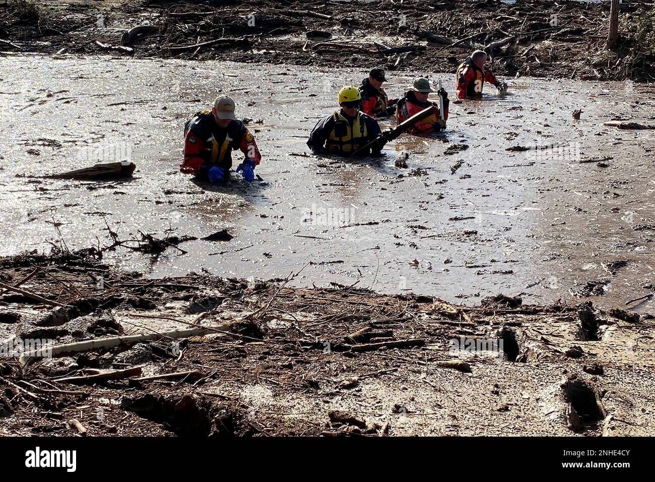 National Guard troops, sheriff's office personnel and firefighters ...
