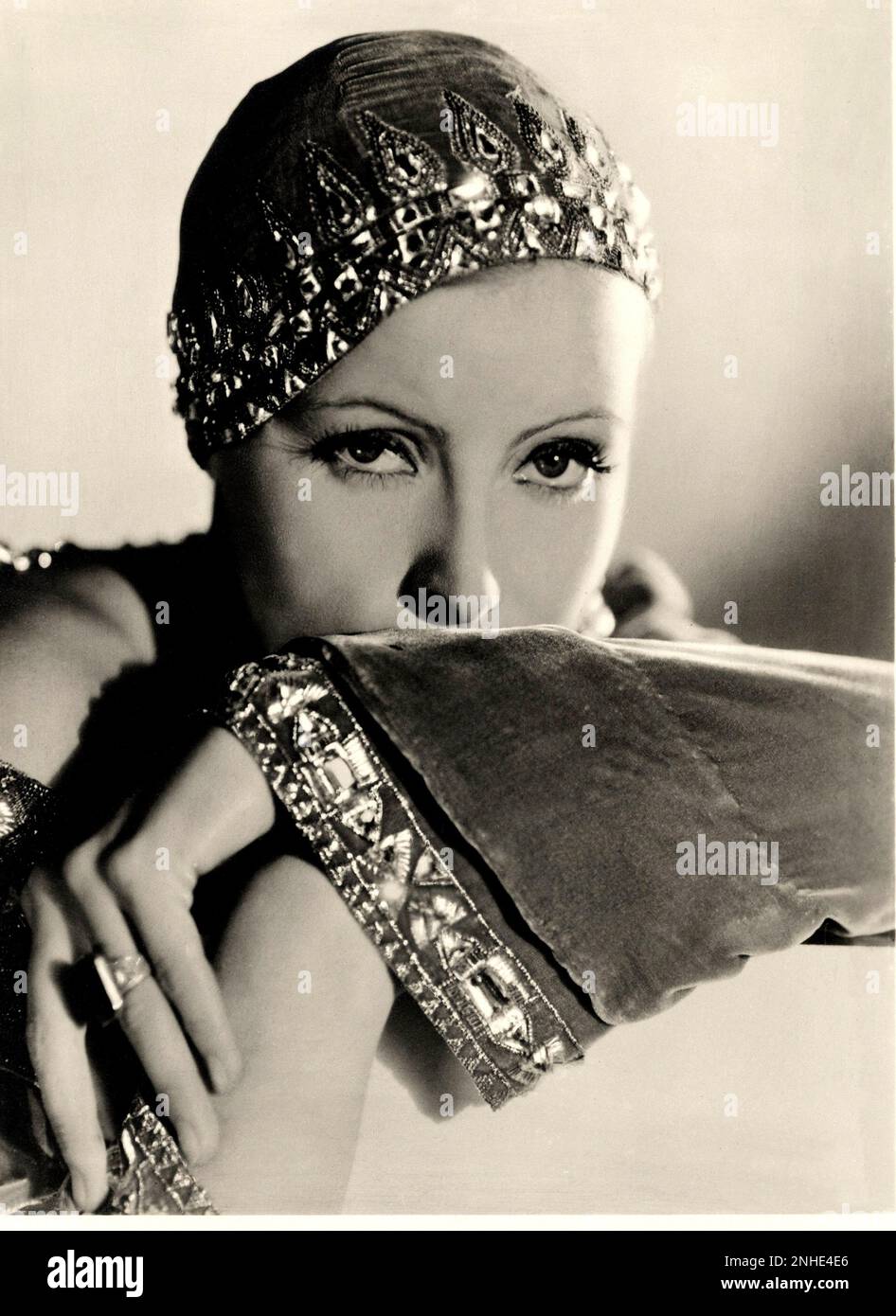 Greta garbo as mata hari in mata hari hi-res stock photography and ...