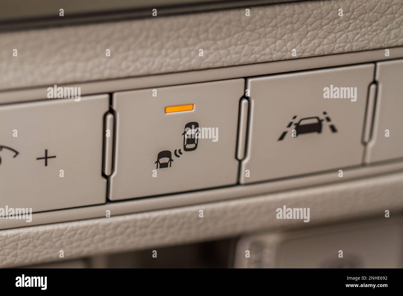 Blind spot detection hi-res stock photography and images - Alamy