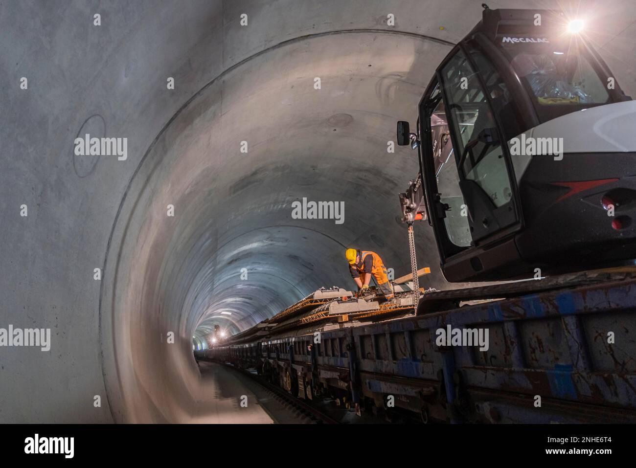 Construction of a railway tunnel hi-res stock photography and images ...