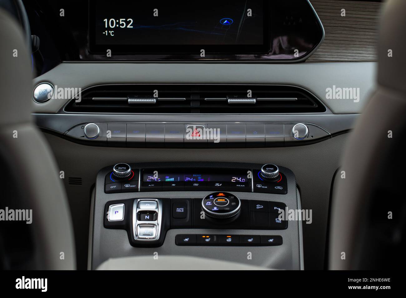 Warning button in a car. Car emergency stop button Stock Photo - Alamy