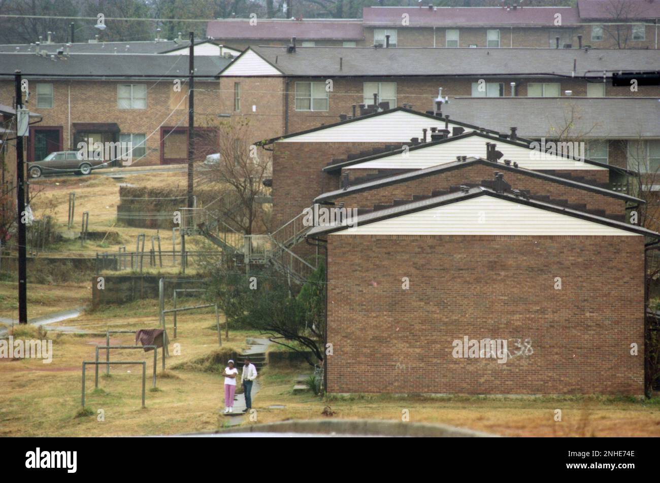 East Lake Meadows public housing complex in Atlanta, Nov. 21, 1991. (W ...
