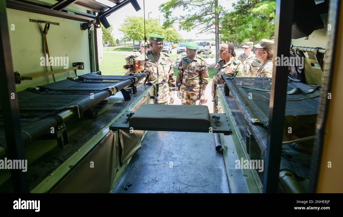 Ambulance in niger hi-res stock photography and images - Alamy