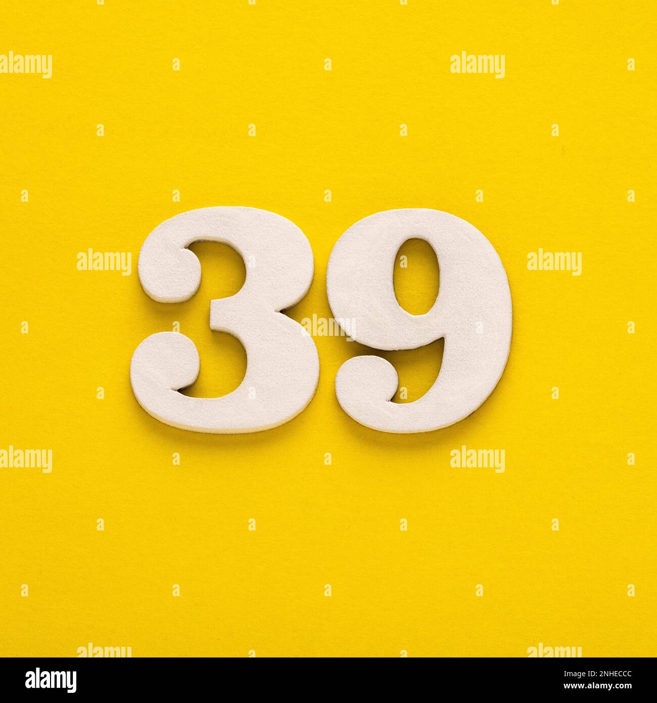 Yellow background two figures hi-res stock photography and images - Alamy