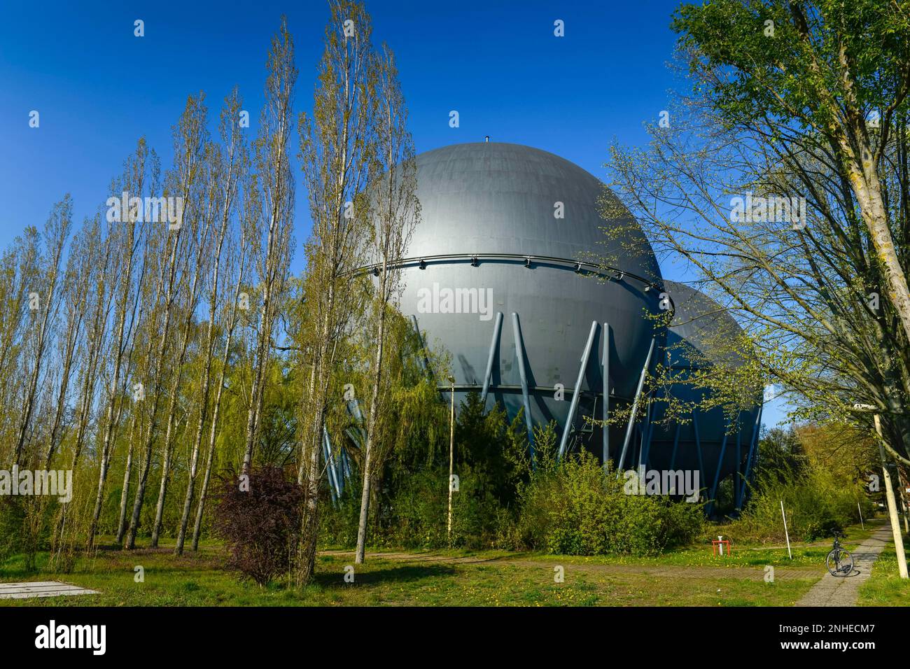Spherical gas tank, Marienpark, Lankwitzer Strasse, Mariendorf ...