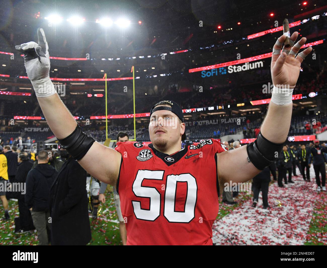 INGLEWOOD, CA - JANUARY 09: Georgia Bulldogs Offensive Linemen Warren ...