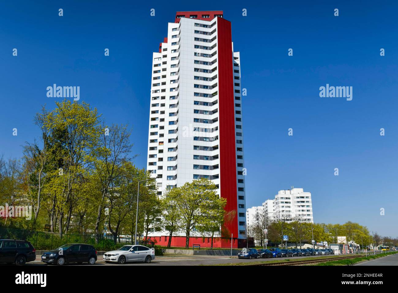 High-rise residential building, Zwickauer Damm 12, Gropiusstadt ...