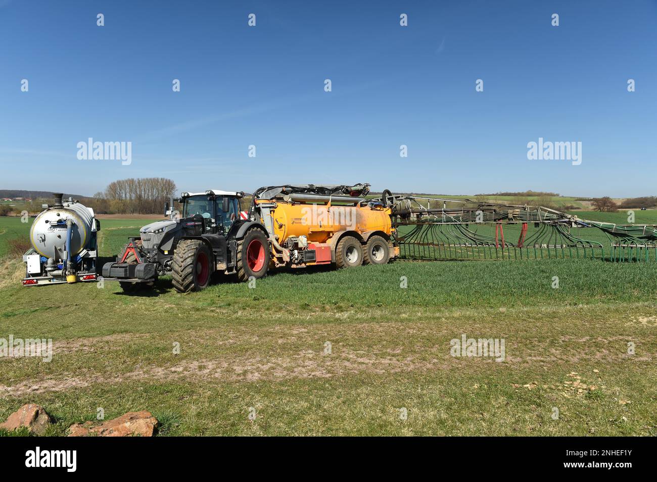 Slurry tanker hi-res stock photography and images - Alamy
