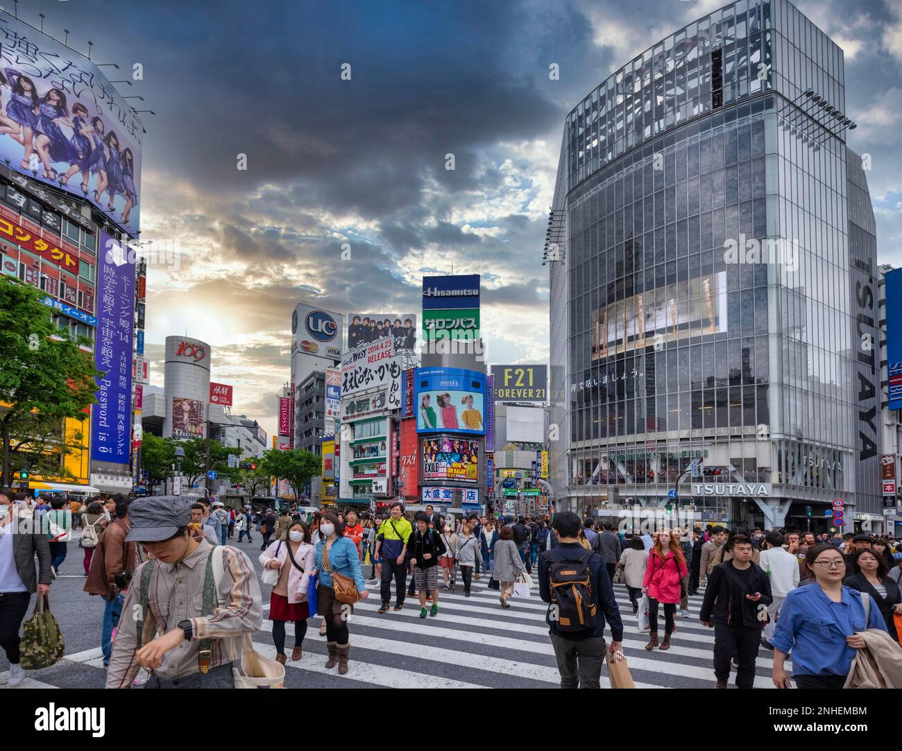 Japan house pedestrian crossing hi-res stock photography and images - Alamy