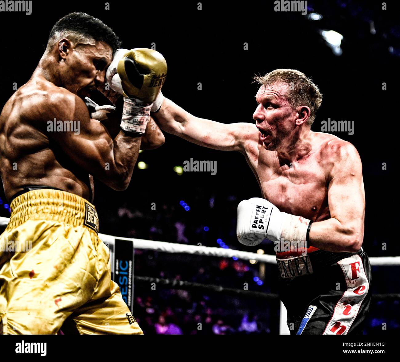 Boxing, Anas El Abid GER (golden pants) vs. Siarhei Huliakevich BLR ...