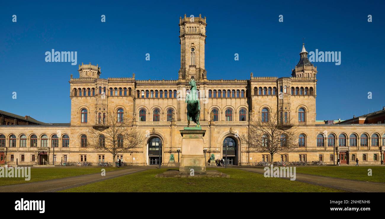 Main building of Leibniz Universitaet Hannover, former Guelph Palace ...