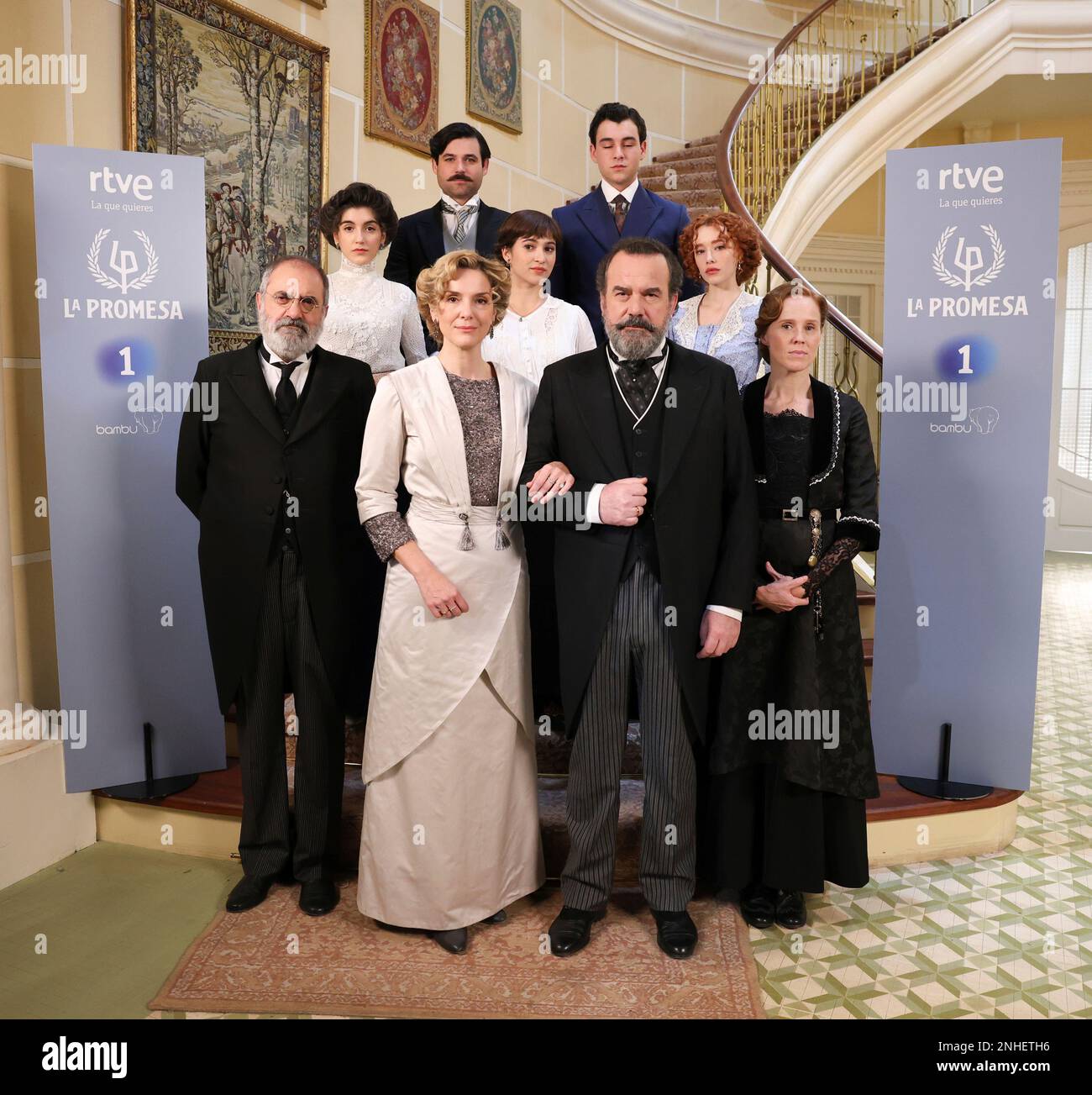 Part of the cast poses during the exclusive presentation event of 'La ...