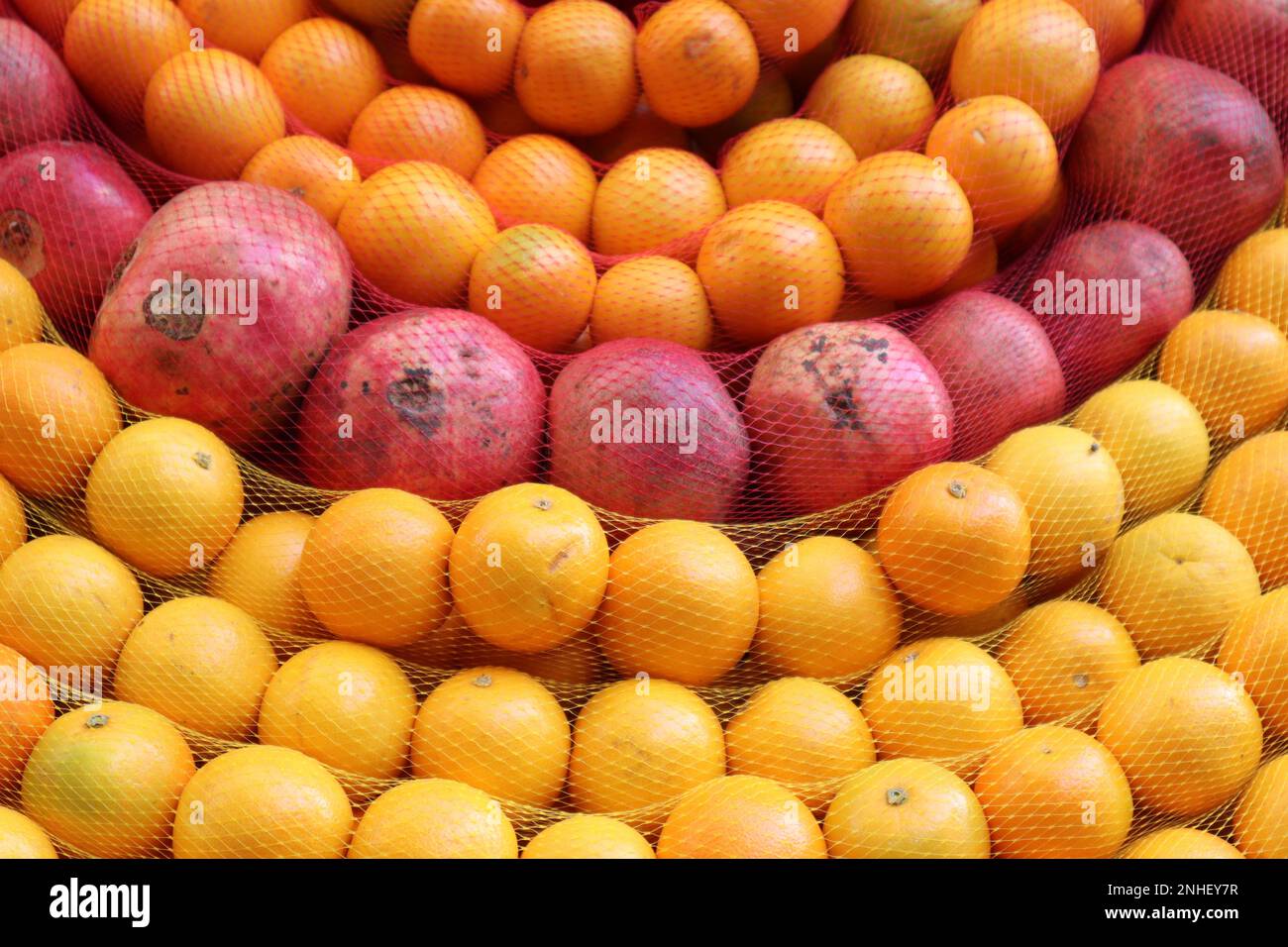 Pinterest ads hi-res stock photography and images - Alamy