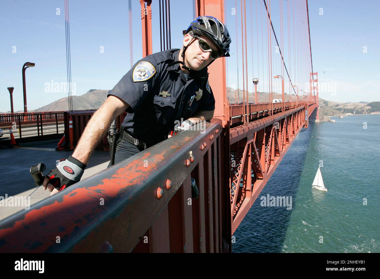 10/5/05 12:14:46 PM suicide 090 mac.jpg CHP Officer John Carman patrols ...