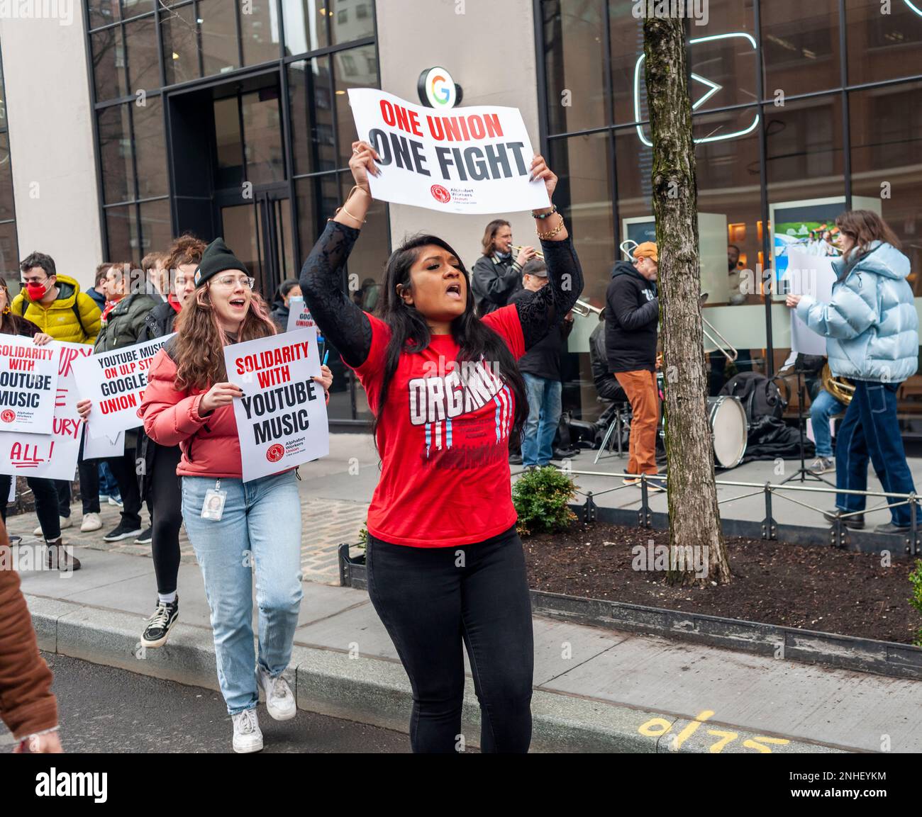 Youtube music content operations hi-res stock photography and images ...