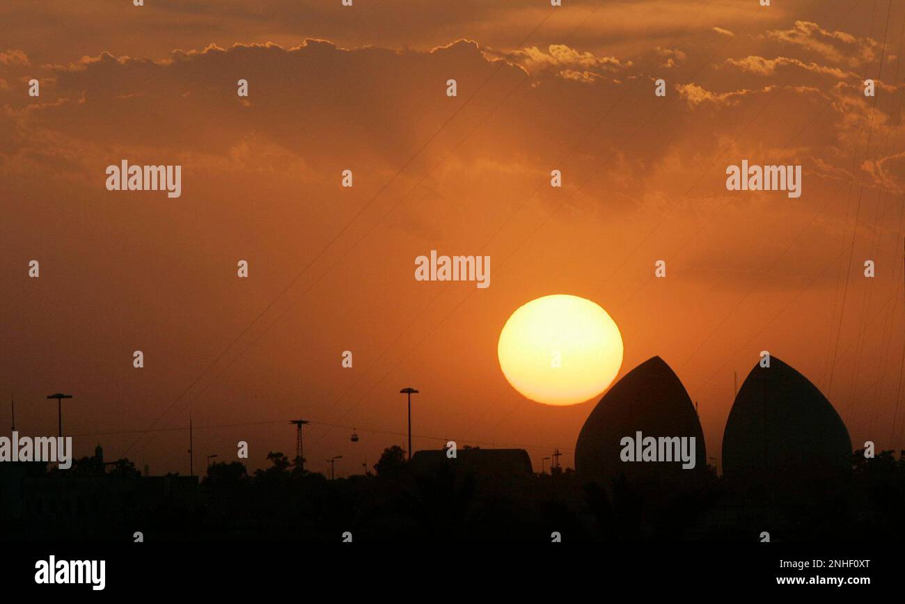 iraq26 290 mac.jpg The Martyr's Memorial or Al-Shaheed Monument in ...