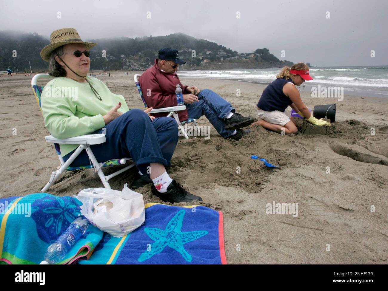 smokingban 053 mac.jpg Pat Drosky, left is all for the smoking ban in ...