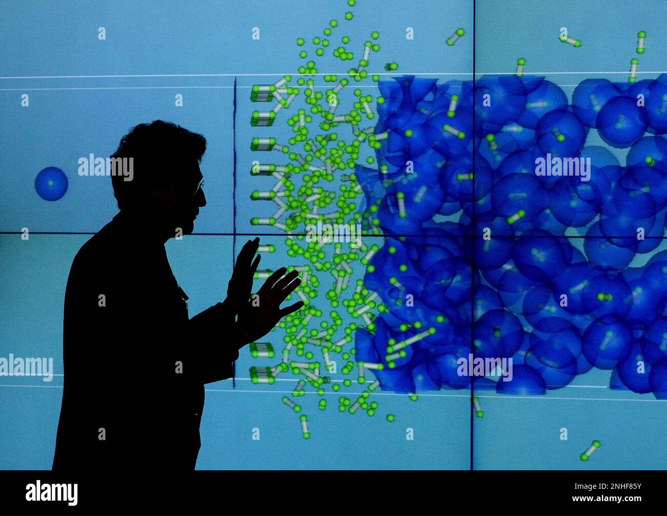 SUPERCOMPUTER2-C-15AUG01-BU-MAC Dr. Robert Cauble, Physicist displays ...