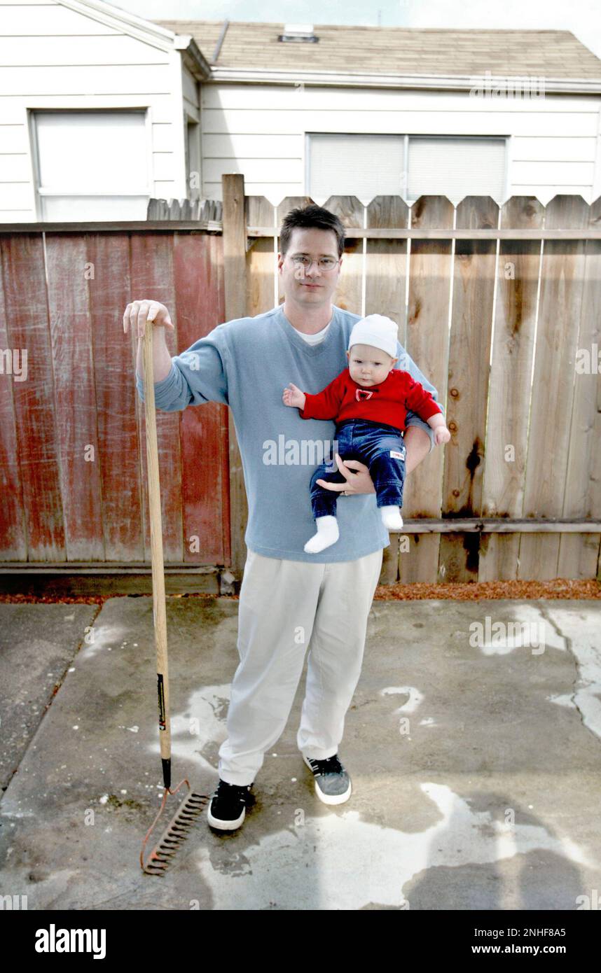 DOG2-C-29APR02-MT-MAC Richmond resident Scott Randol holds his 18 month ...