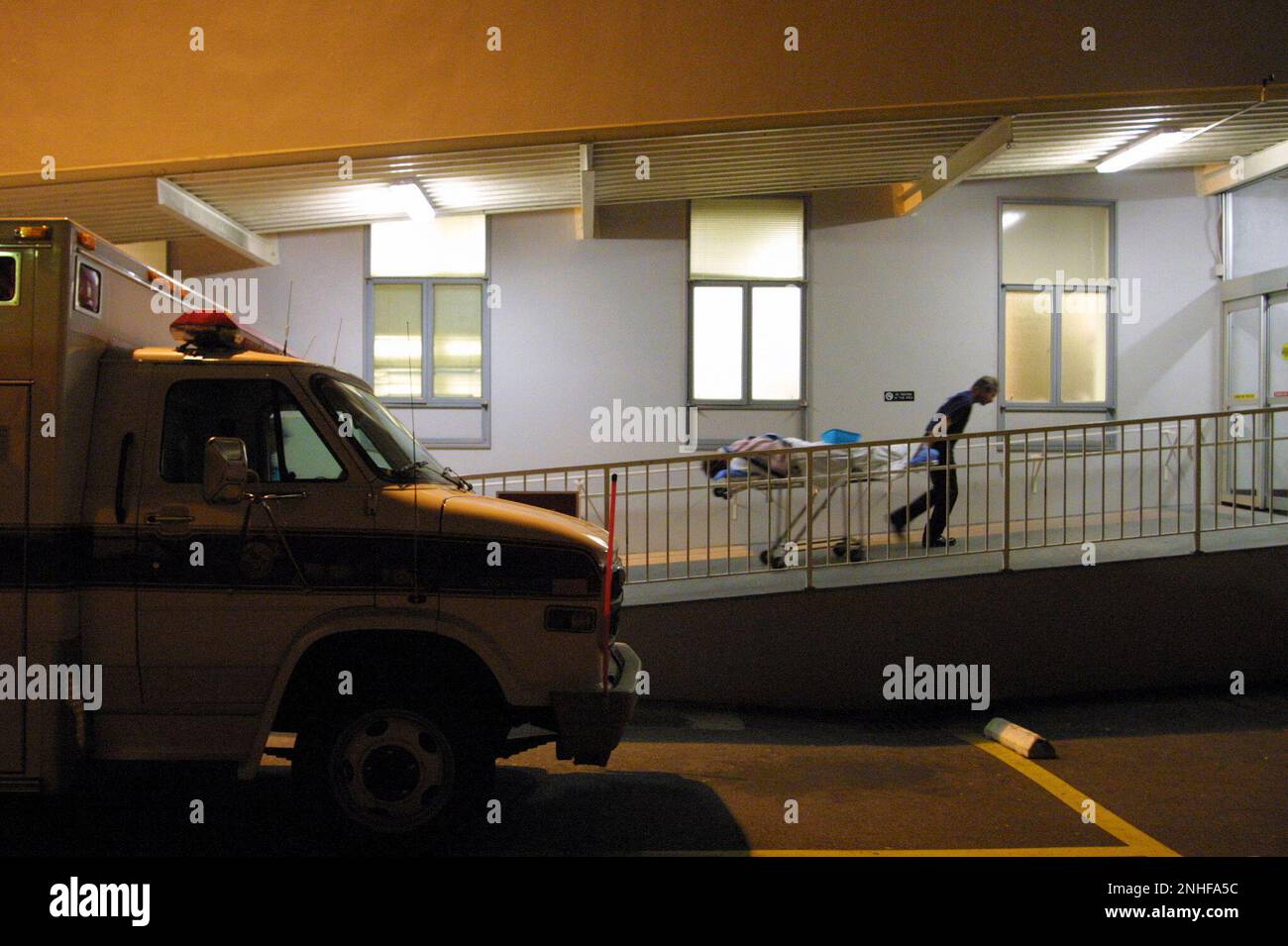 HOMELESS8-C-06JUN01SN-MAC Paramedic 1 on a run to St. Lukes Hospital ...