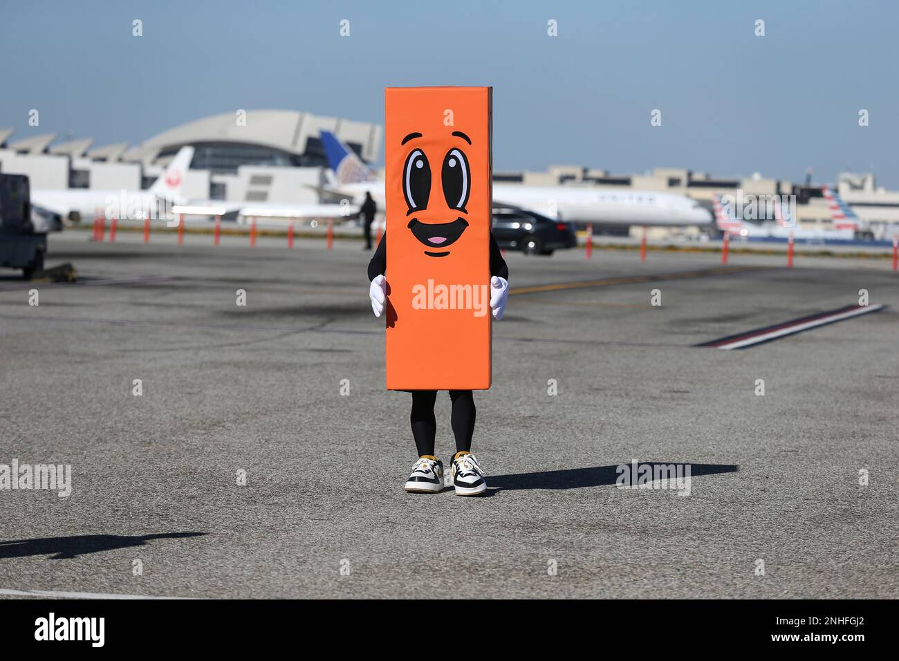 LOS ANGELES, CA - JANUARY 06: Perry the Pylon poses as the teams arrive ...