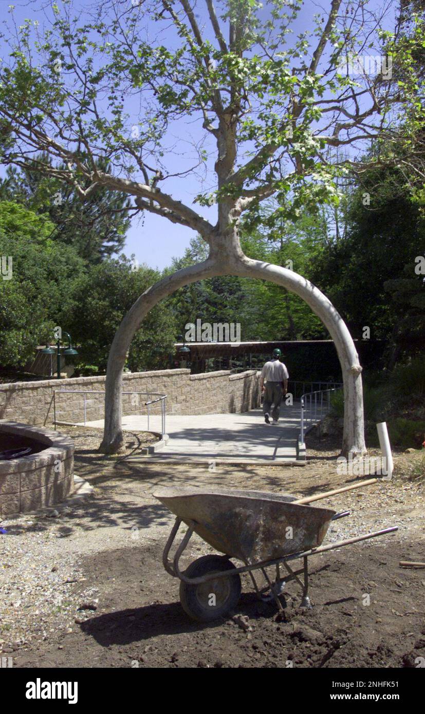 GARDENPARK6-C-24APR00-PZ-MAC New Horticultural Theme Park in Gilroy ...