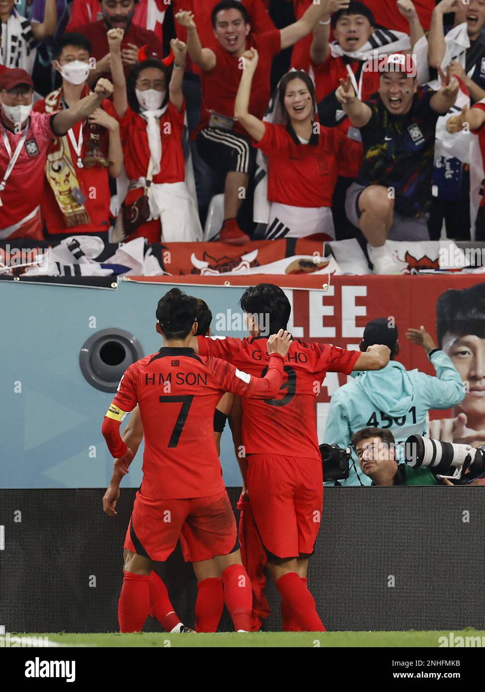 DOHA - (l-r) Heung-min Son of Korea Republic, Hee-chan Hwang of Korea ...