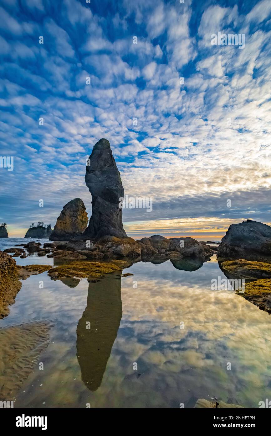Dramatic clouds at sunset over Point of Arches and Shi Shi Beach in ...