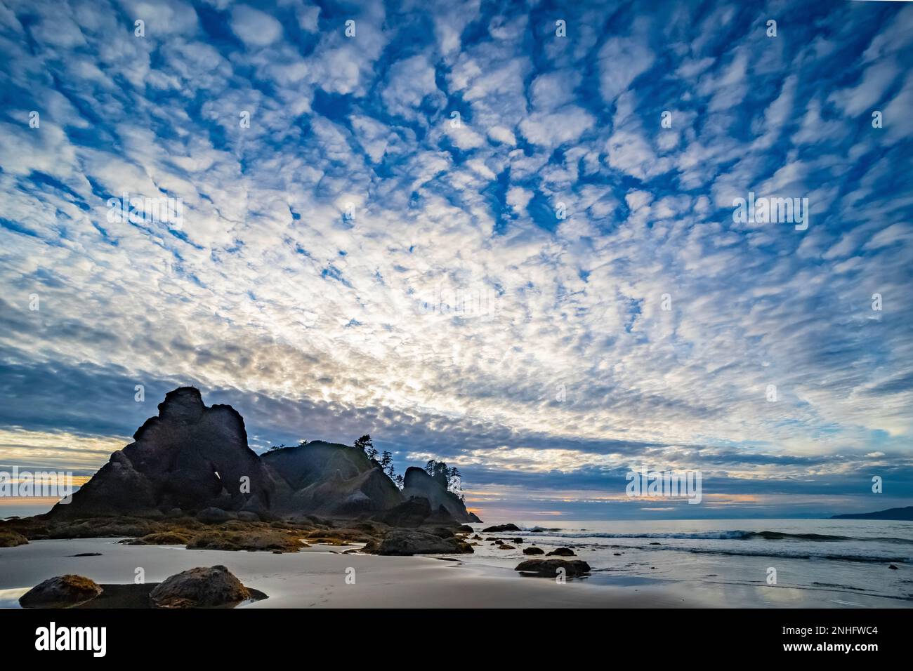 Dramatic clouds at sunset over Point of Arches and Shi Shi Beach in ...
