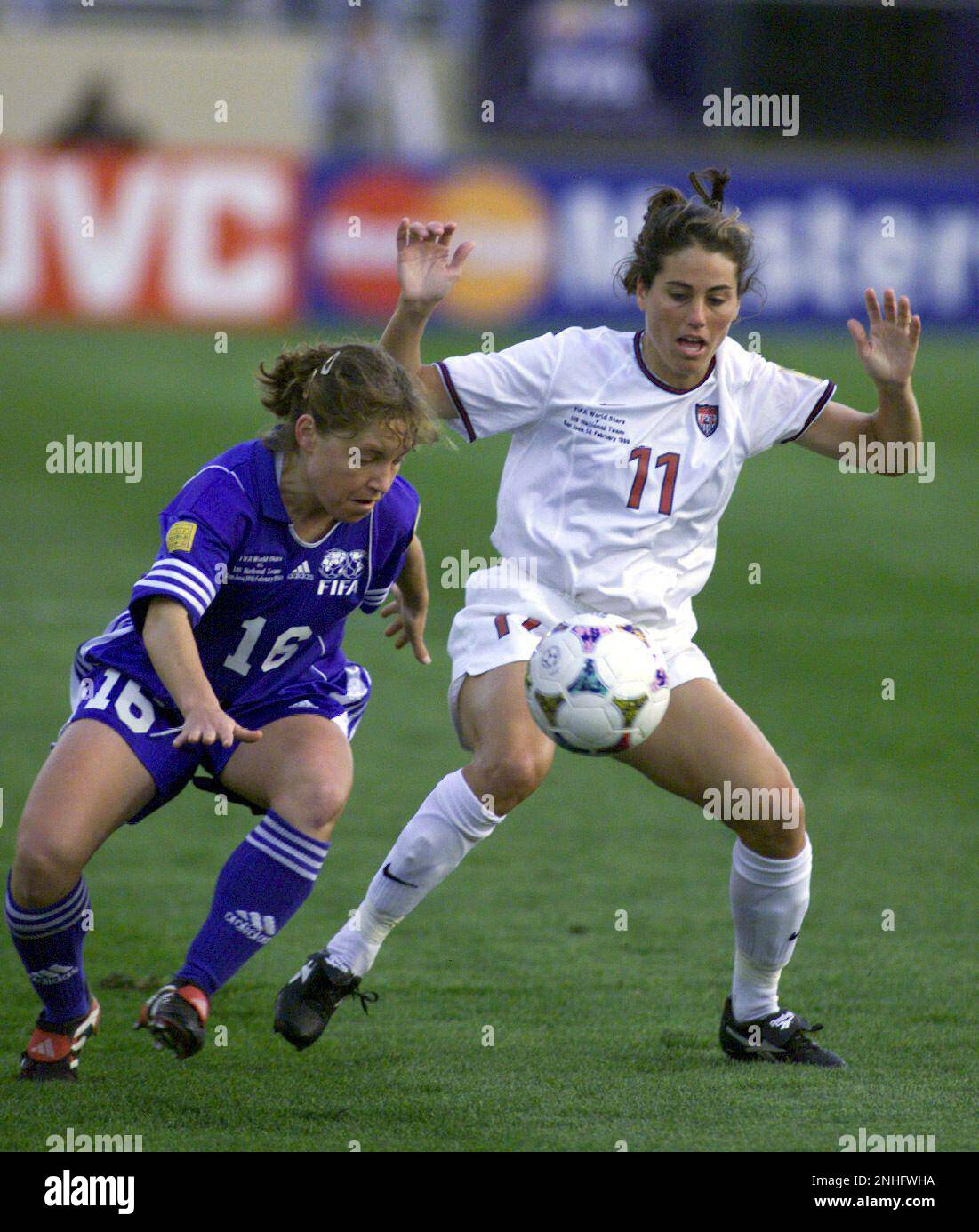 SOCCER FOUDY/C/14FEB99/SP/MAC 1999 FIFA Womens Wold Cup All Star match ...